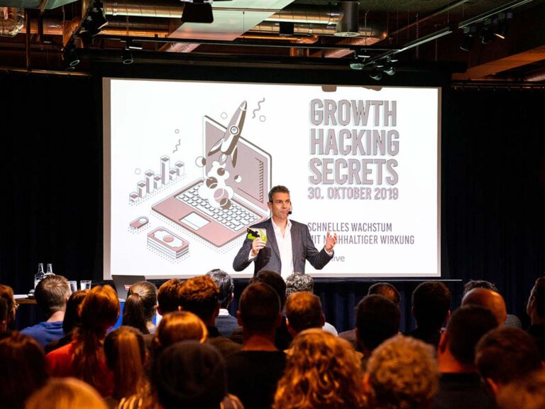 130 participants at the first Growth Hacking Session