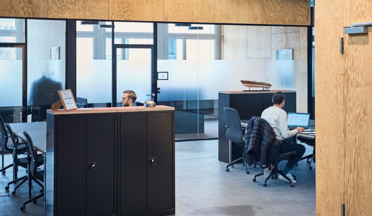 Einzelne Arbeitsplätze im Westhive Coworking